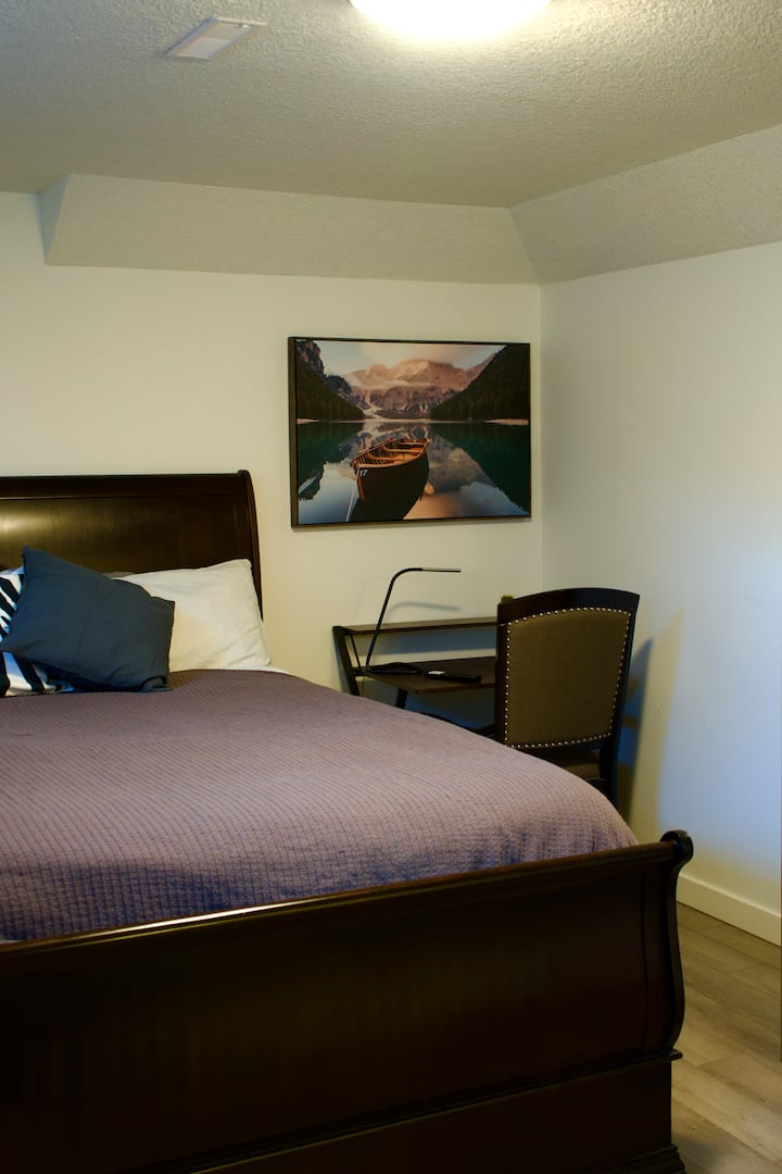 Quiet Queen Suite | Long Stays - 卡加利