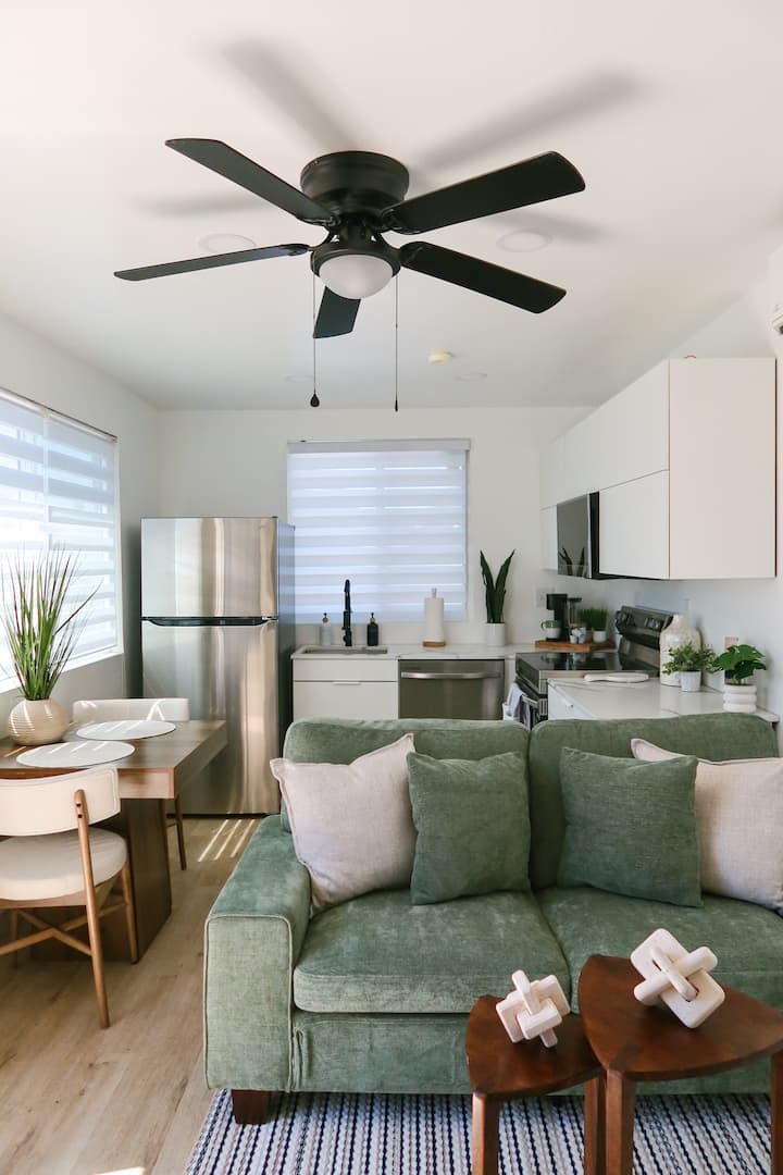 Charming Phoenix Tiny Home - Biltmore Area - Phoenix