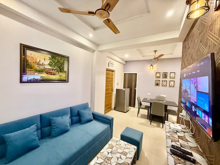 Gracious 2bhk Apartment Near Salt Lake Stadium - Kolkata