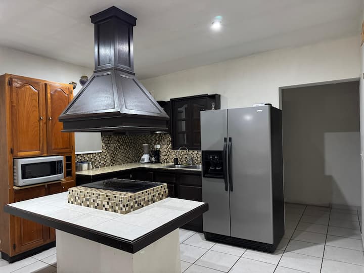 Casa Olivares |Planta Baja| Wifi | Cochera Cerrada - Hermosillo