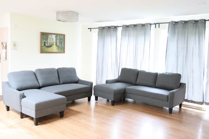 Huge Spacious 4 Bedroom, 2.5 Bath Beauty! - Morristown, NJ