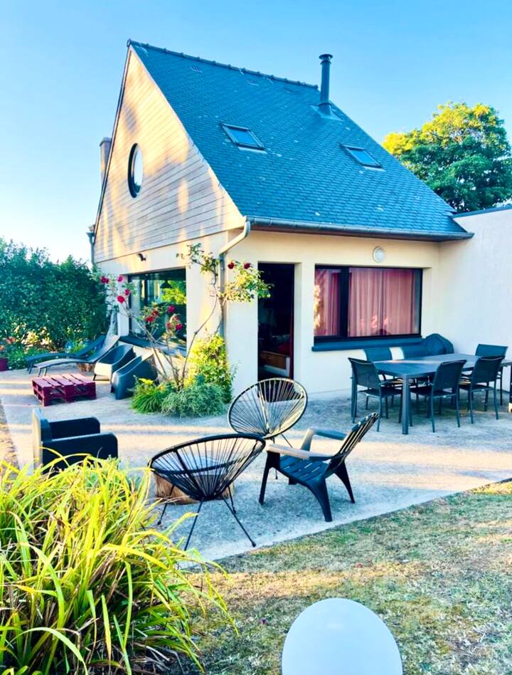 Petit Coin De Paradis & Son éTang - Perros-Guirec