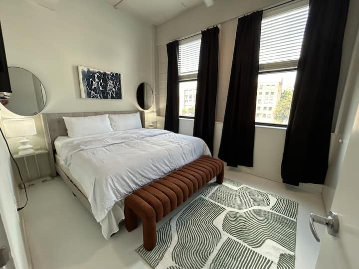 Mercedes Benz Stadium Loft - Atlanta, GA