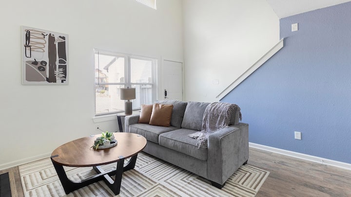 Landing | Chic 1bd, Tennis Court, Pool - Lancaster, TX