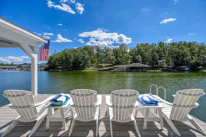 Blue Water Escape, Your New Waterfront Airbnb - Lake Anna, VA