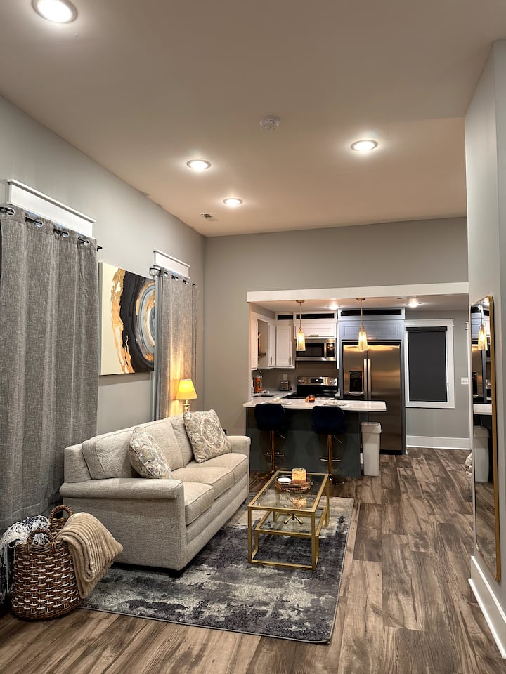 The Golden Hour Loft - Florence, AL