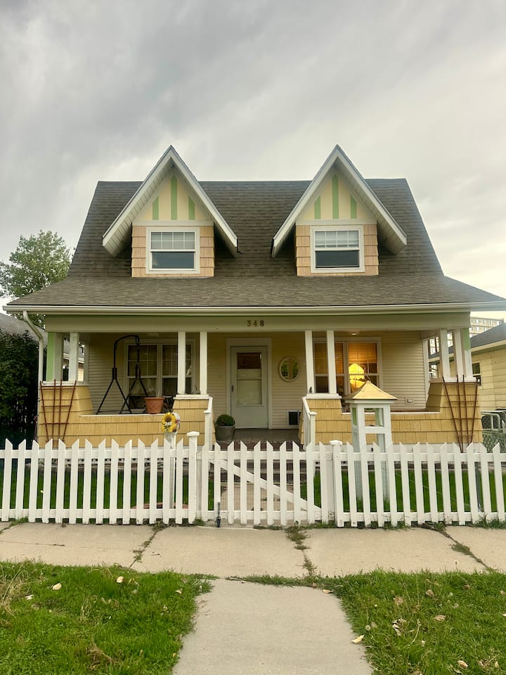 Quaint Meets Modern-downtown Apartment - Casper, WY