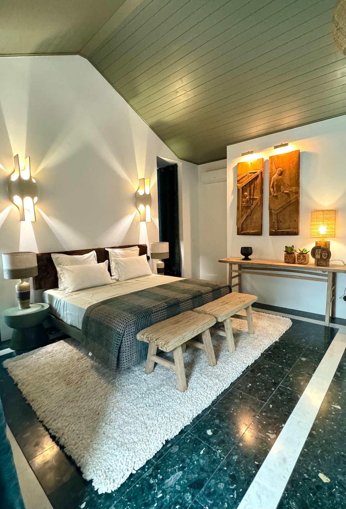 Maison Émeraude Azores, Vallauris Suite - Bed and breakfasts for Rent ...