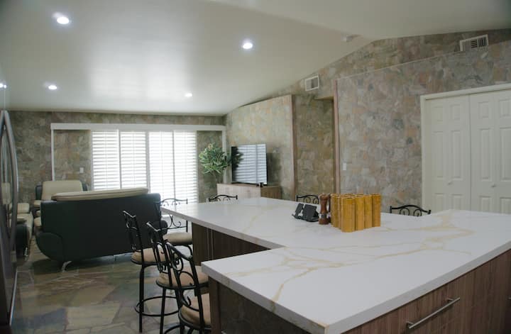 Thousand Palms Family Retreat Near Palm Springs - Rancho Mirage, CA