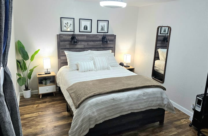 Cozy Cactus Casita - San Antonio, TX