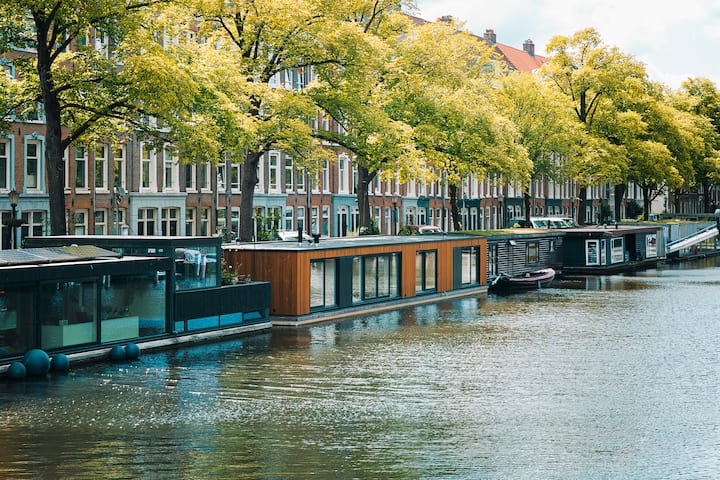 Romantic Houseboat With Jacuzzi • Historic Canals - Amsterdam