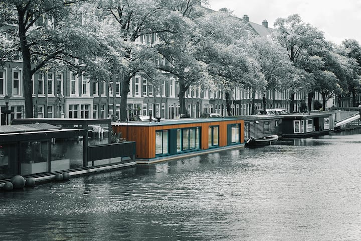 Sergio's Houseboat In 'De Jordaan', Tide - Amsterdam