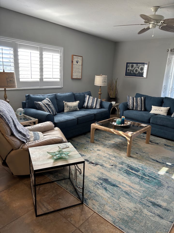 2 Bedroom Siesta Key Condo.
Steps To Private Beach - Siesta Key, FL
