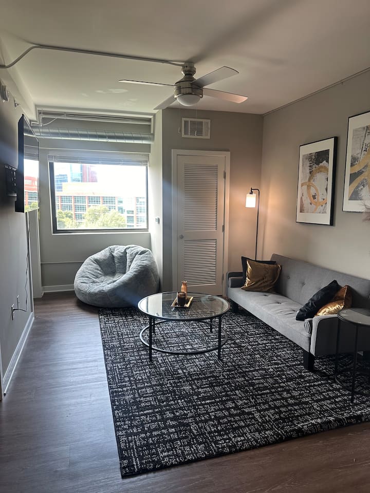 Cozy Midtown Stay - Atlanta, GA