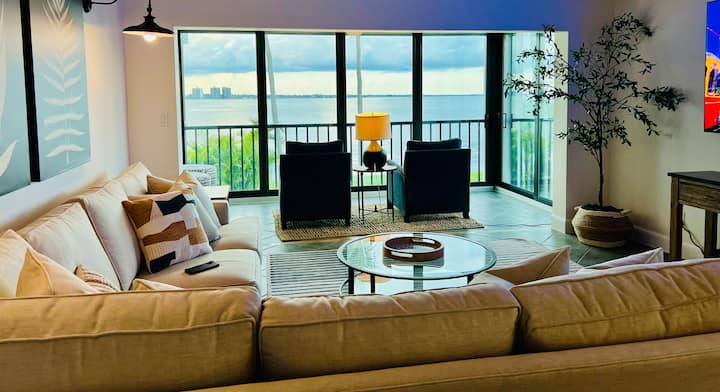 Palms On The River: 90+ Day Rental, Amenities+view - Fort Myers, FL