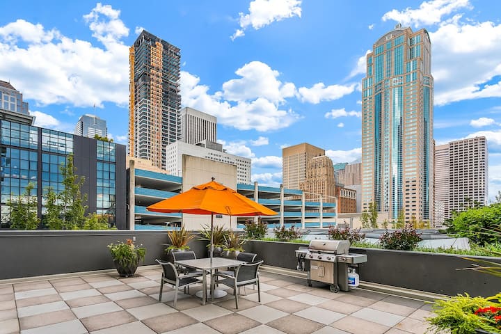 Bright Waterfront Condo With Gym & Pool - シアトル