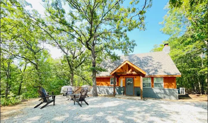 Big Foot Cook’s Cottage At Lake Tenkiller - Tenkiller Ferry Lake, OK