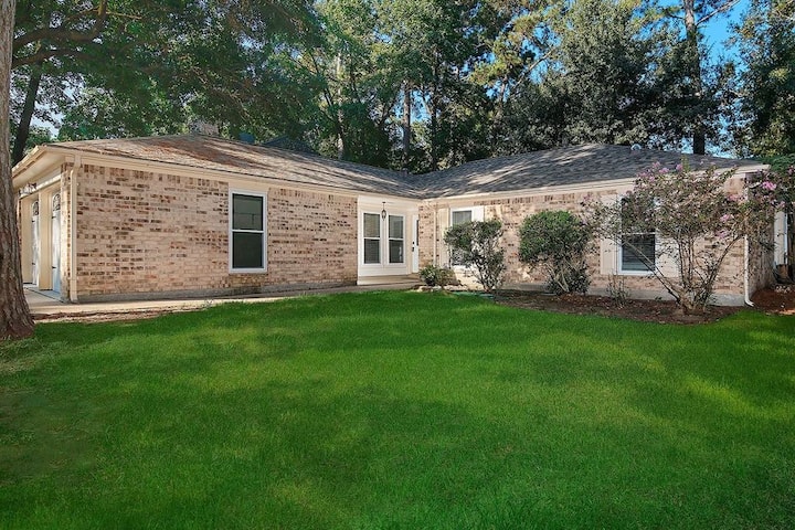 Woodlands Retreat House - The Woodlands, TX