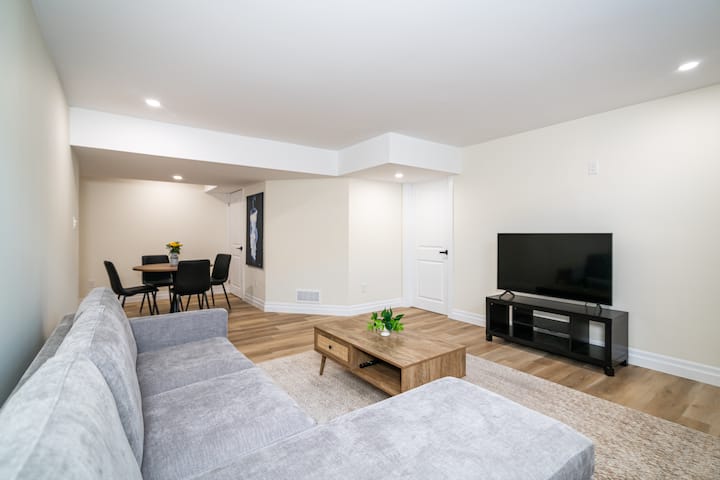 Privatebasementsuite/spacious/freeparking - Chatham-Kent
