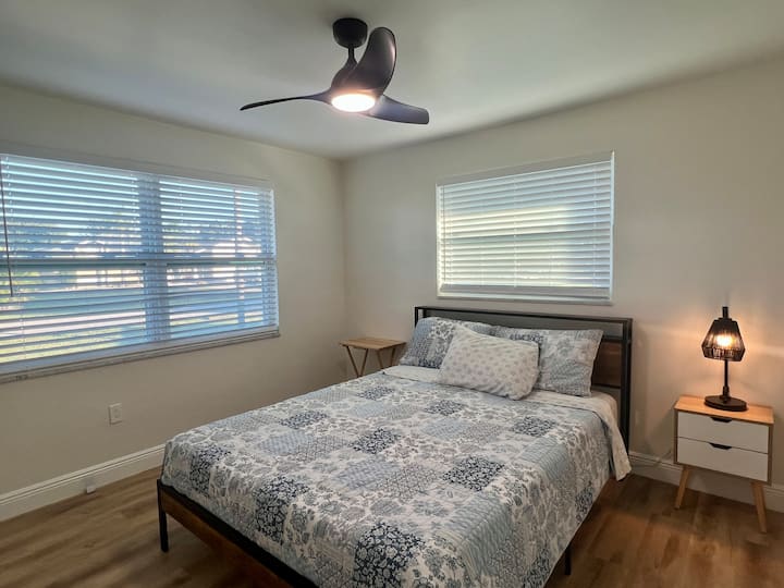 Clean & Simple Private Room *A* In Cape Coral - Cape Coral, FL