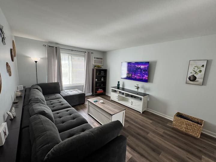 Modern 2br, 1 Ba Condo, Pets Ok, Great Location - Naperville