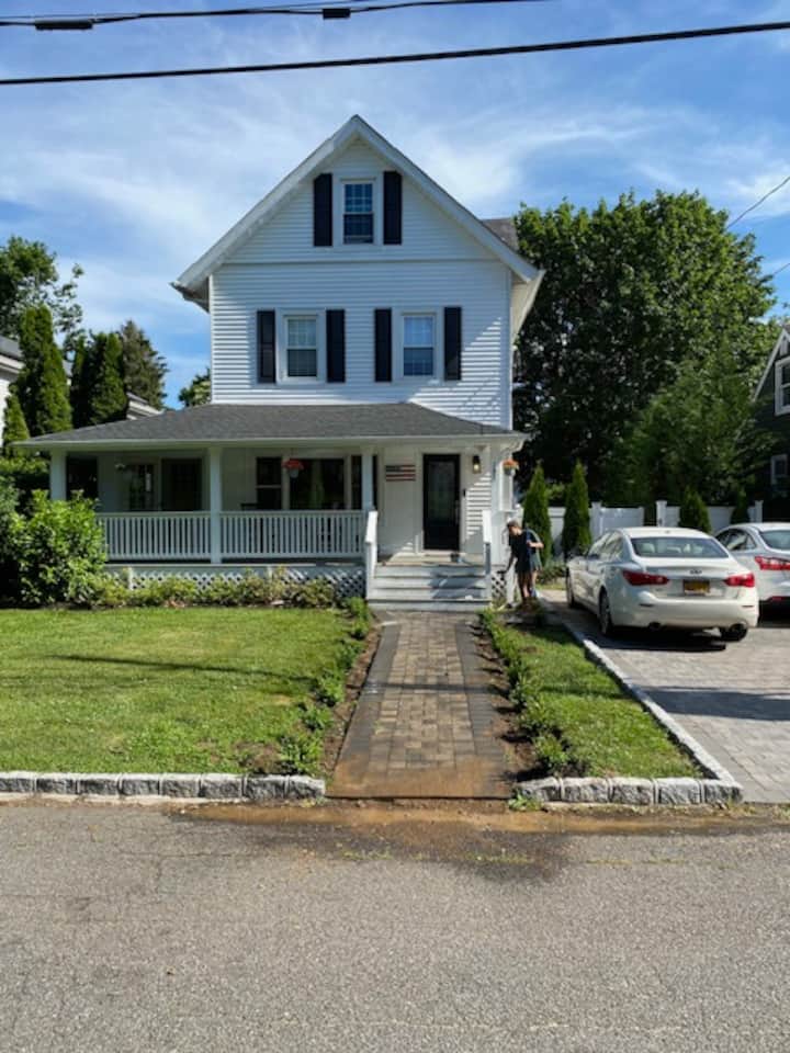 20 Minutes To Ryder Cup! 3 Bed 2.5 Bath Ready! - Northport, NY