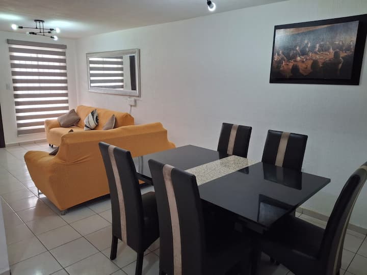 Alojamiento Entero: Residencia Poliforum Leon, Méx - León, México