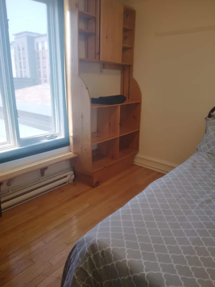 Upstairs Room/north Bay/downtown - North Bay