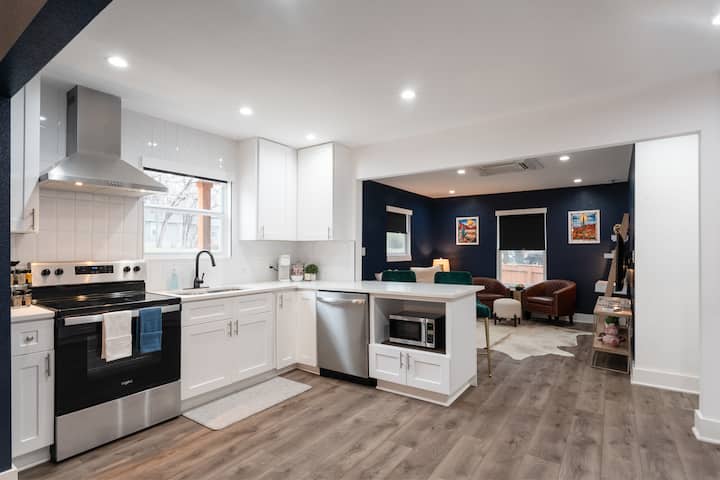 Charming, Renovated East Atx Bungalow - Austin, TX