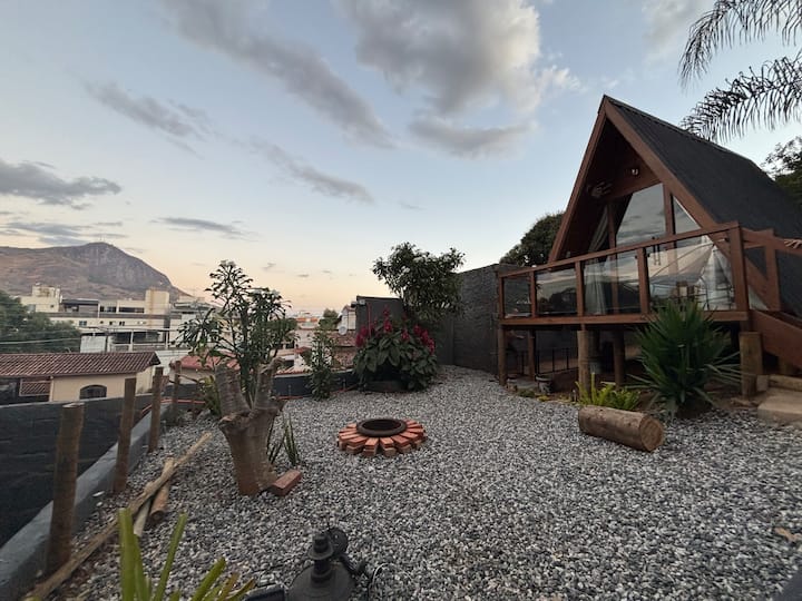 Chalé Urbano, Clima De Fazenda, No Centro. - Governador Valadares