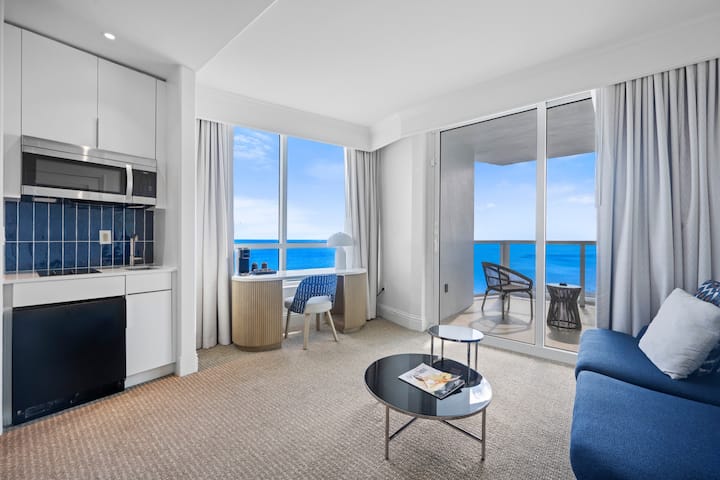 Ocean View At Tresor Fontainebleau Miami Beach - Miami Beach