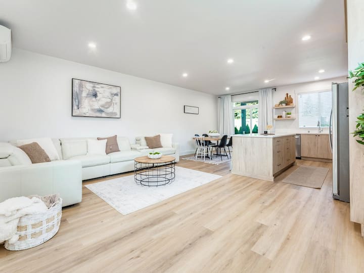 Fresh & Modern · 3-bedroom Escape - Portland, OR