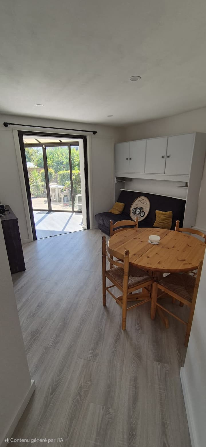 T2 Avec Jardin à 2 Minutes à Pied Du Port - La Londe-les-Maures