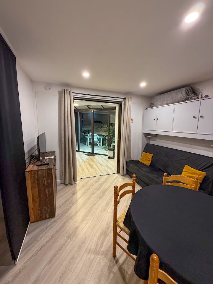 T2 Avec Jardin à 2 Minutes à Pied Du Port - La Londe-les-Maures