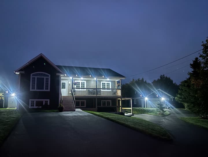 Pondview Hideaway - Saint John's
