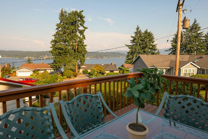 Tranquil 4b2b | Lake Sammamish & Cascade Views - Bellevue, WA