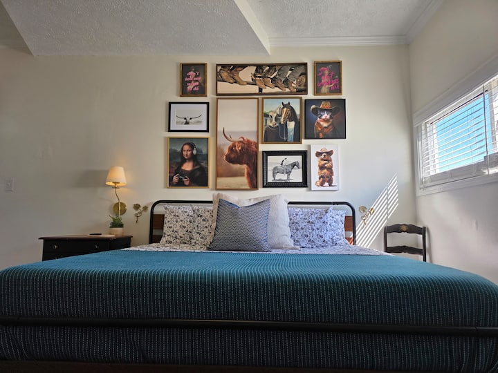 Stroll Dwn Main Wth Your Pups ! Rent 1 Side Or 2! - Indianapolis, IN