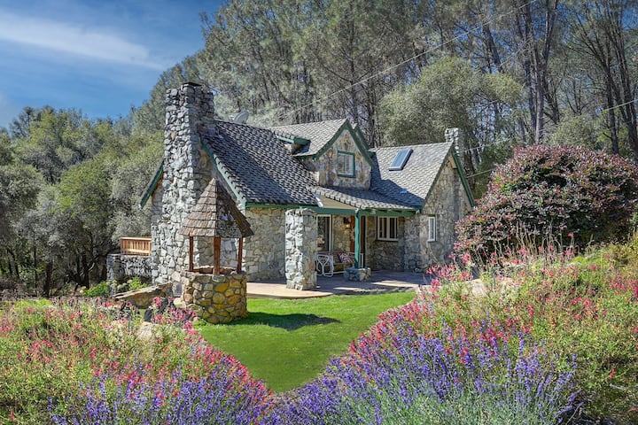 Cozy Auburn Cabin Retreat W/ 4 Bd Near Downtown - Auburn, CA