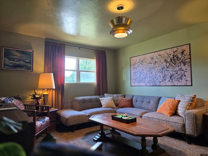 Welcome To The Game House –Your Retro Game Getaway - Edmond, OK