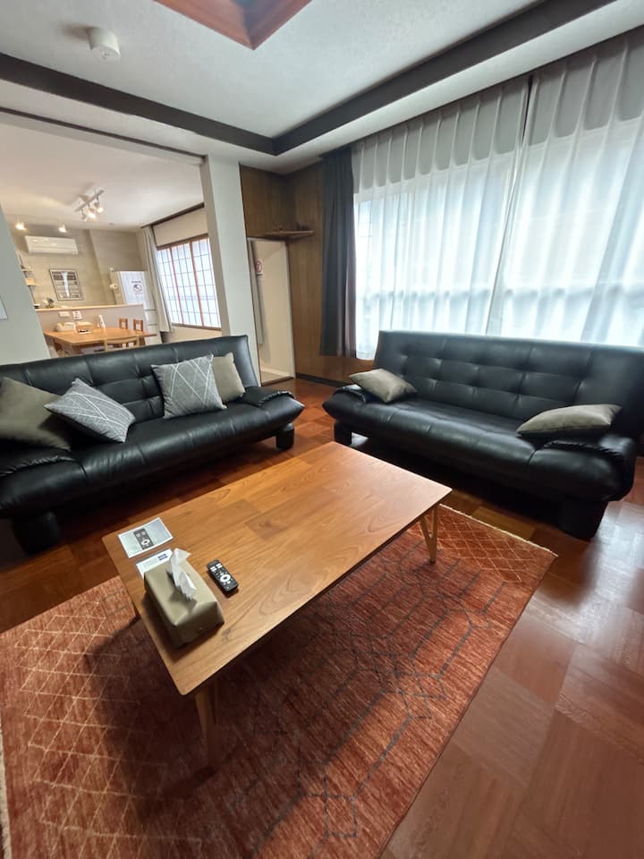 名古屋駅8分｜広々135㎡｜大人数・長期ok｜最大10名｜無料駐車場3台・自転車2台付き - Nagoya