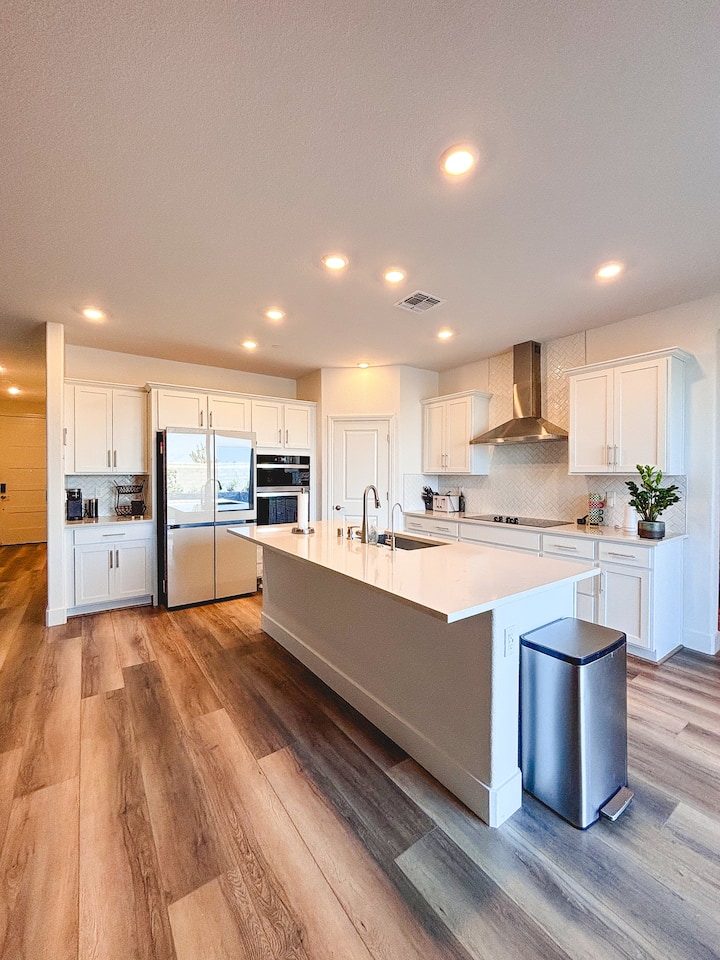 Charming Home W/ Patio Near Great Wolf Lodge - Manteca, CA