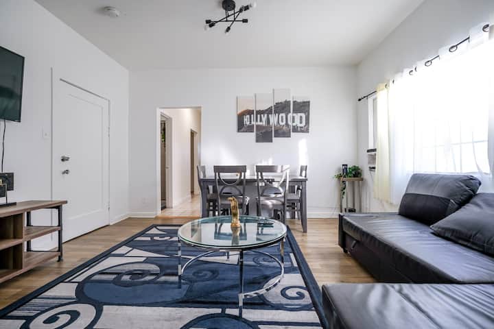 Charming 3br Home + Parking Near Studios - Hollywood, CA