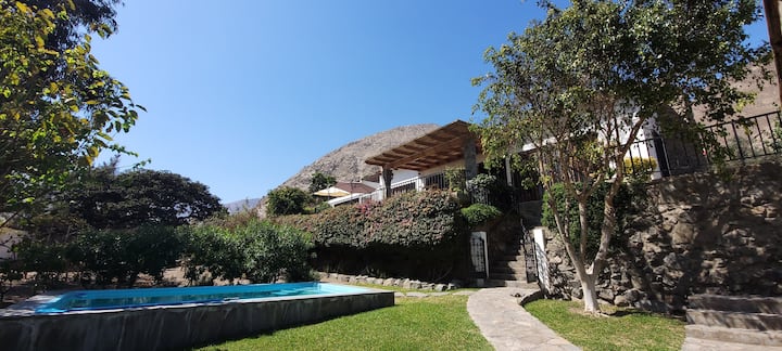 Casa León Calango - Peru