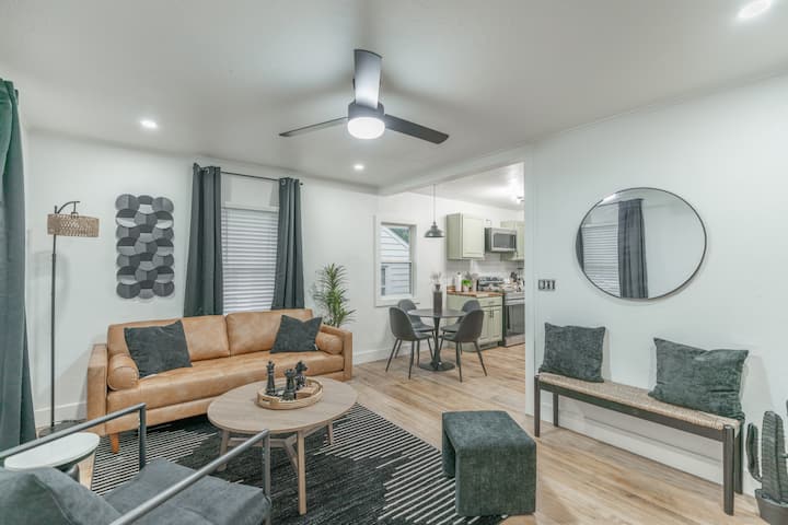 Boho Home- 1 Min From Highway/state Fair/downtown - Bethany, OK