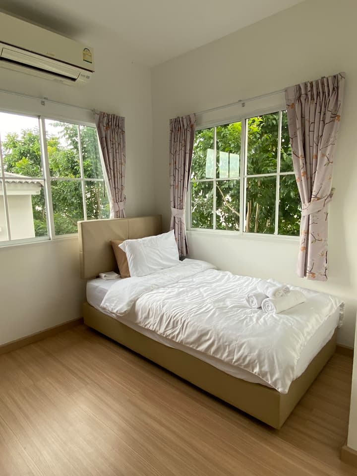 Entire House 2 Bedrooms Near Koh Loi In Sriracha - Si Racha