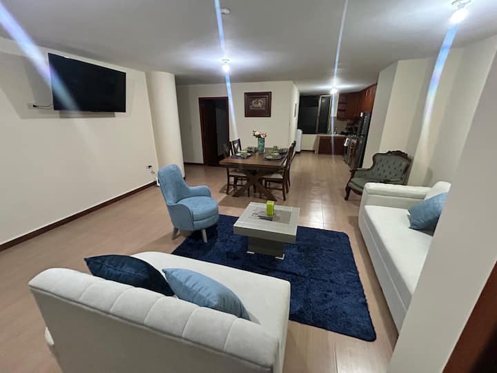 Apartamento Familiar Cerca Del Centro De Loja - Loja