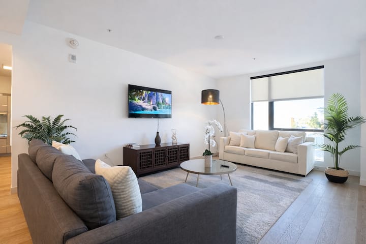 Steps To Walk Of Fame | Heart Of Hollywood 1br - Miracle Mile - Los Angeles