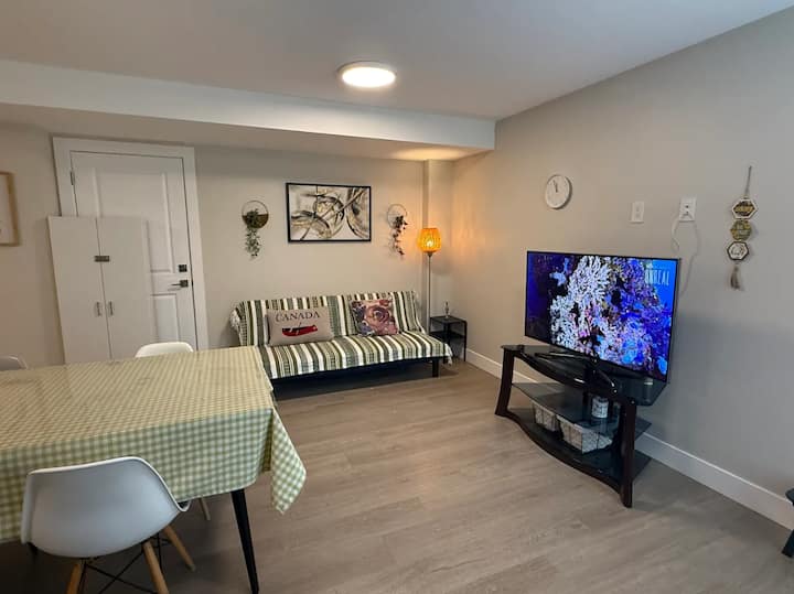 Cozy & Private 2br Guest Suite - Langley