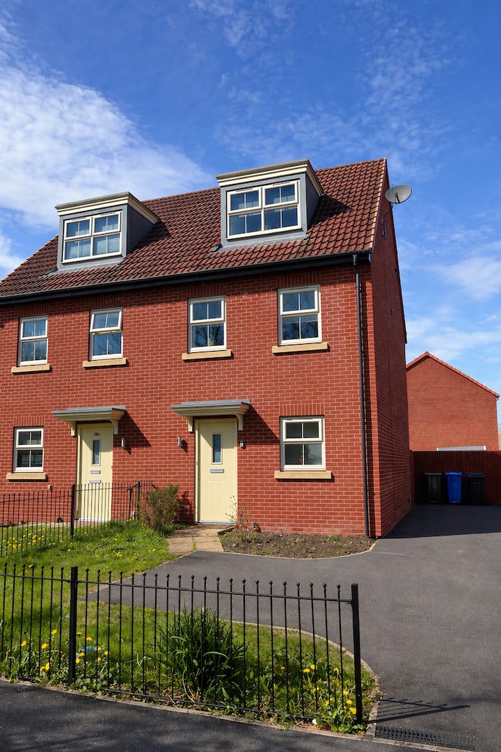 4 Bed House| Discount For Contractors & Long Stays - Derby