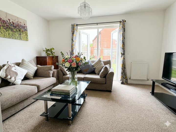 Central Derby 4br Home | Discounts Longer Stays - Derby